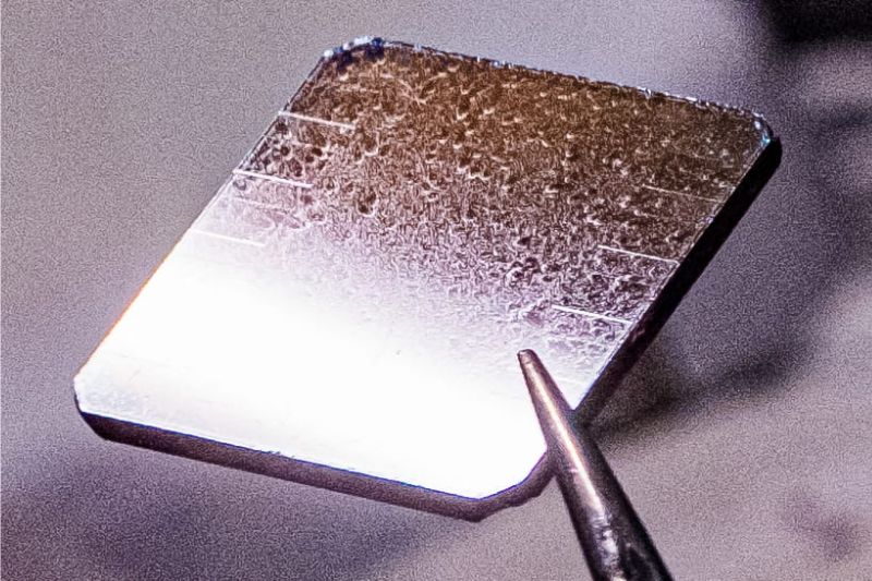 Using Artificial Intelligence to Create Better Perovskite Solar Cells ...
