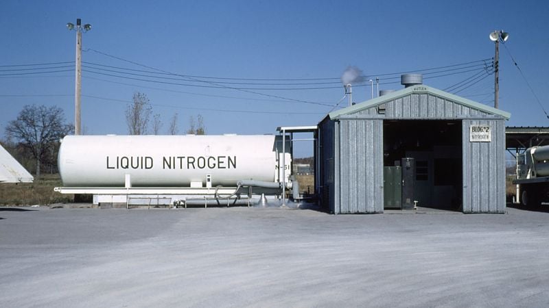 A Cool Contender: Can Liquid Nitrogen Freeze Out Hydrogen? - Tech Insights